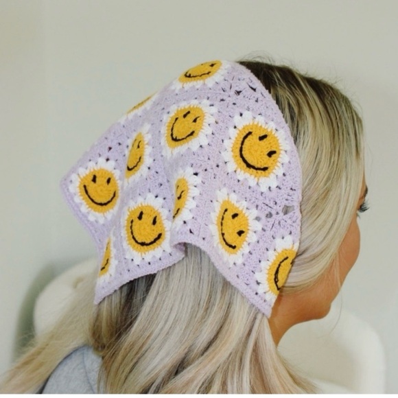 Sunday State | Accessories | Sunday State Smiley Face Crochet Granny ...